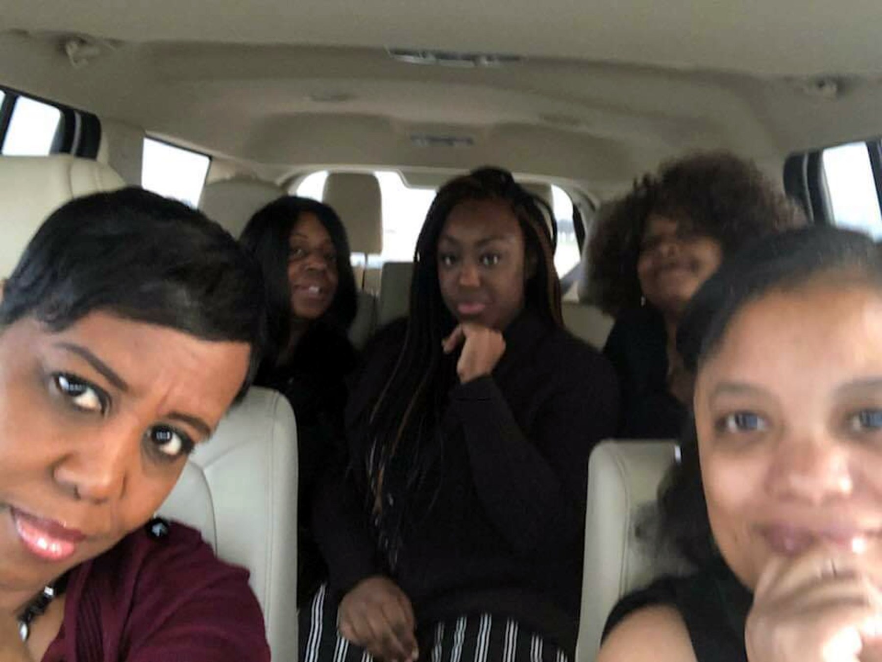 Laura Strait's Instagram, Twitter & Facebook on IDCrawl