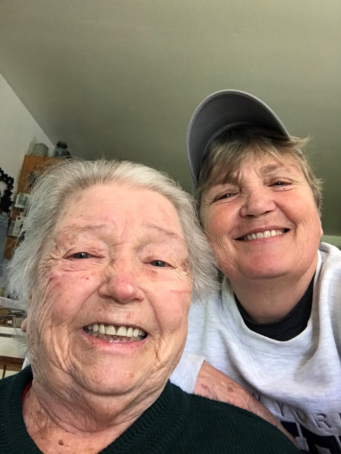 Sandra Jett's Instagram, Twitter & Facebook on IDCrawl