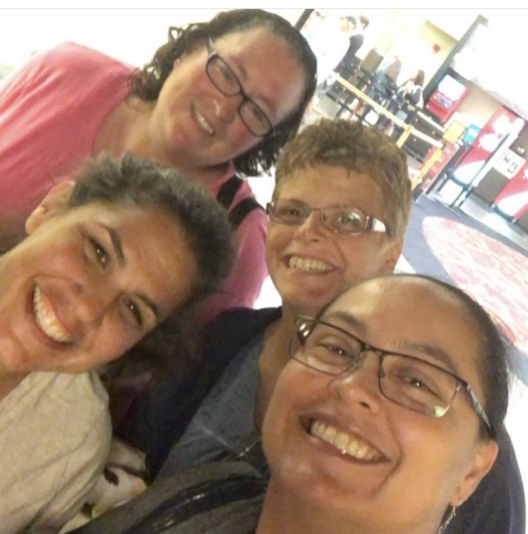Jennifer Toms's Instagram, Twitter & Facebook on IDCrawl