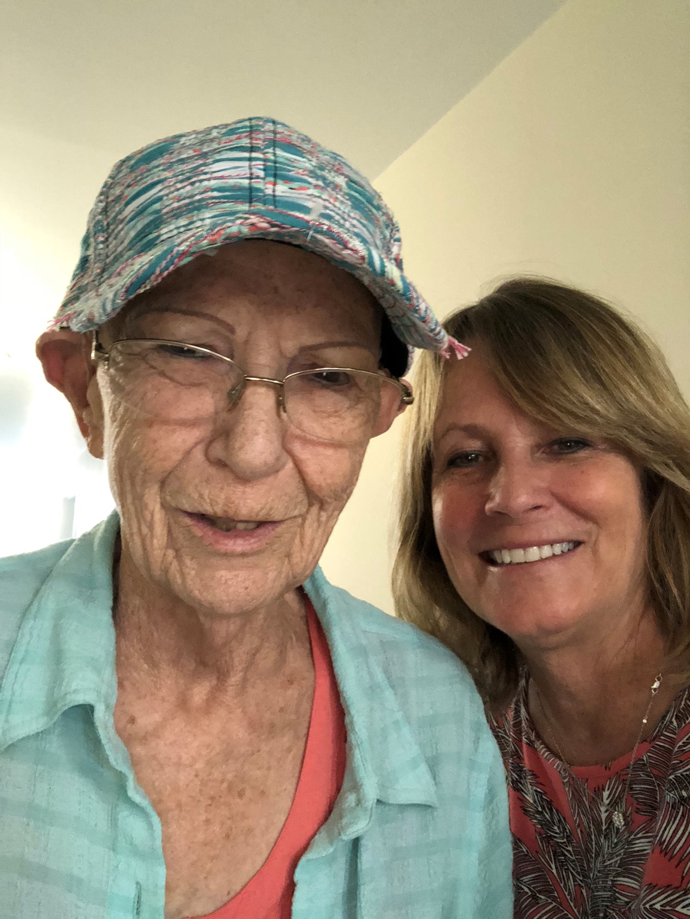 Laura Fain's Instagram, Twitter & Facebook on IDCrawl