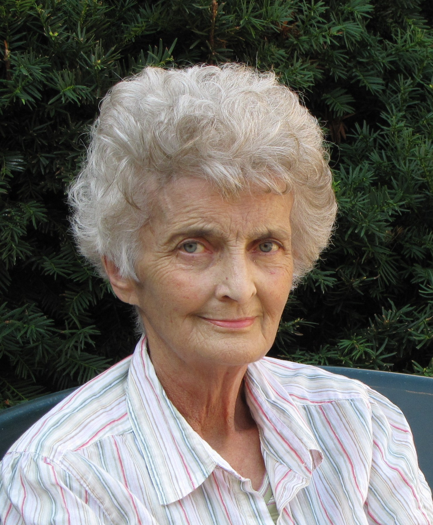 Mrs. Edna Williamson Obituary - Hamilton, ON