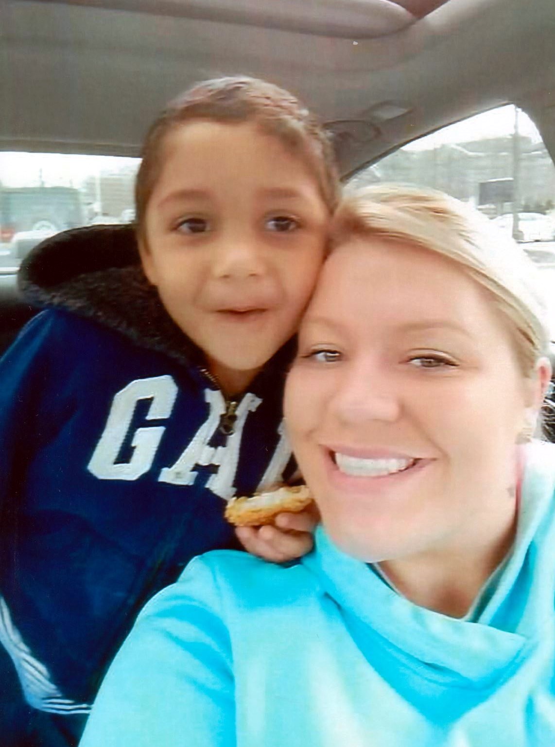 Ashley Rowe's Instagram, Twitter & Facebook on IDCrawl