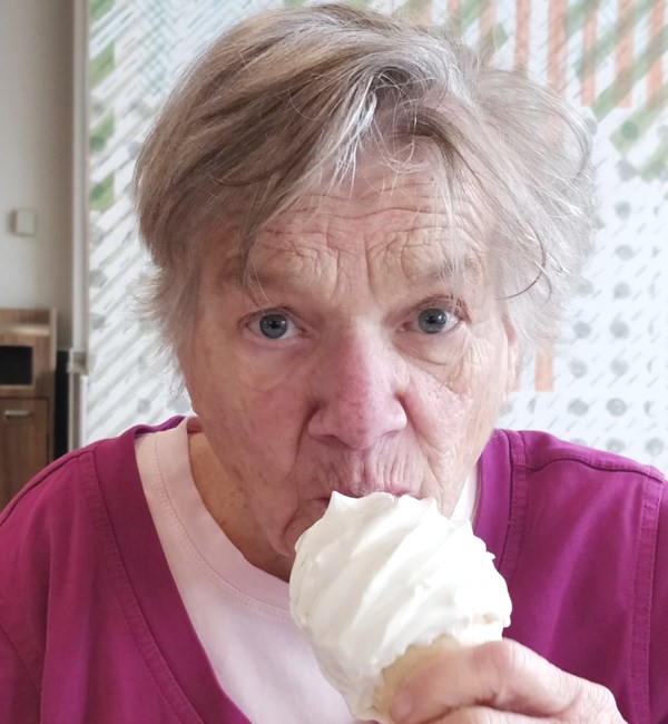 Holly Knapp Obituary - Whittier, CA