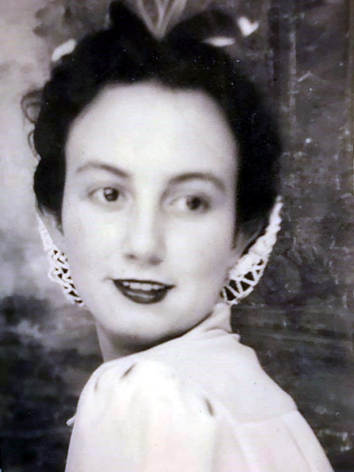 Lydia Thompson's Instagram, Twitter & Facebook on IDCrawl