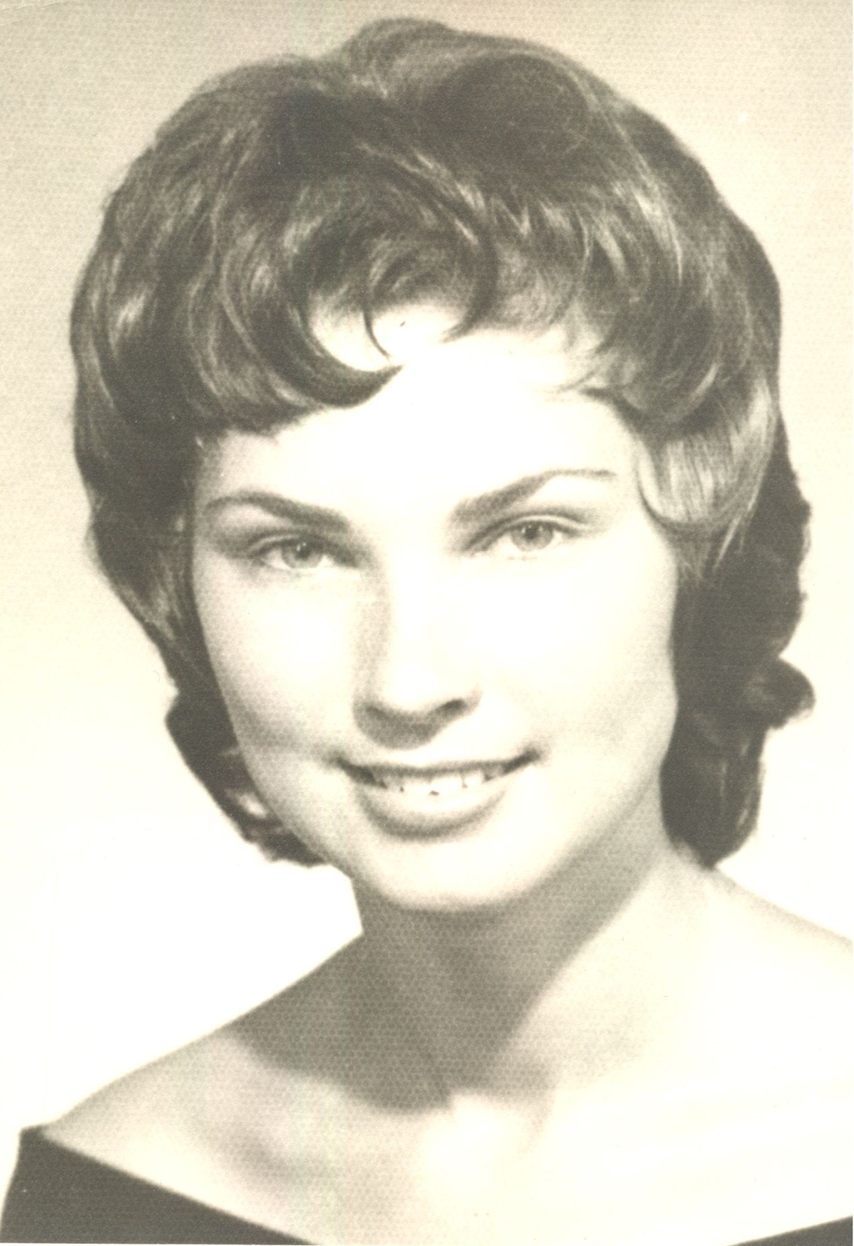 Miriam Willis's Instagram, Twitter & Facebook on IDCrawl