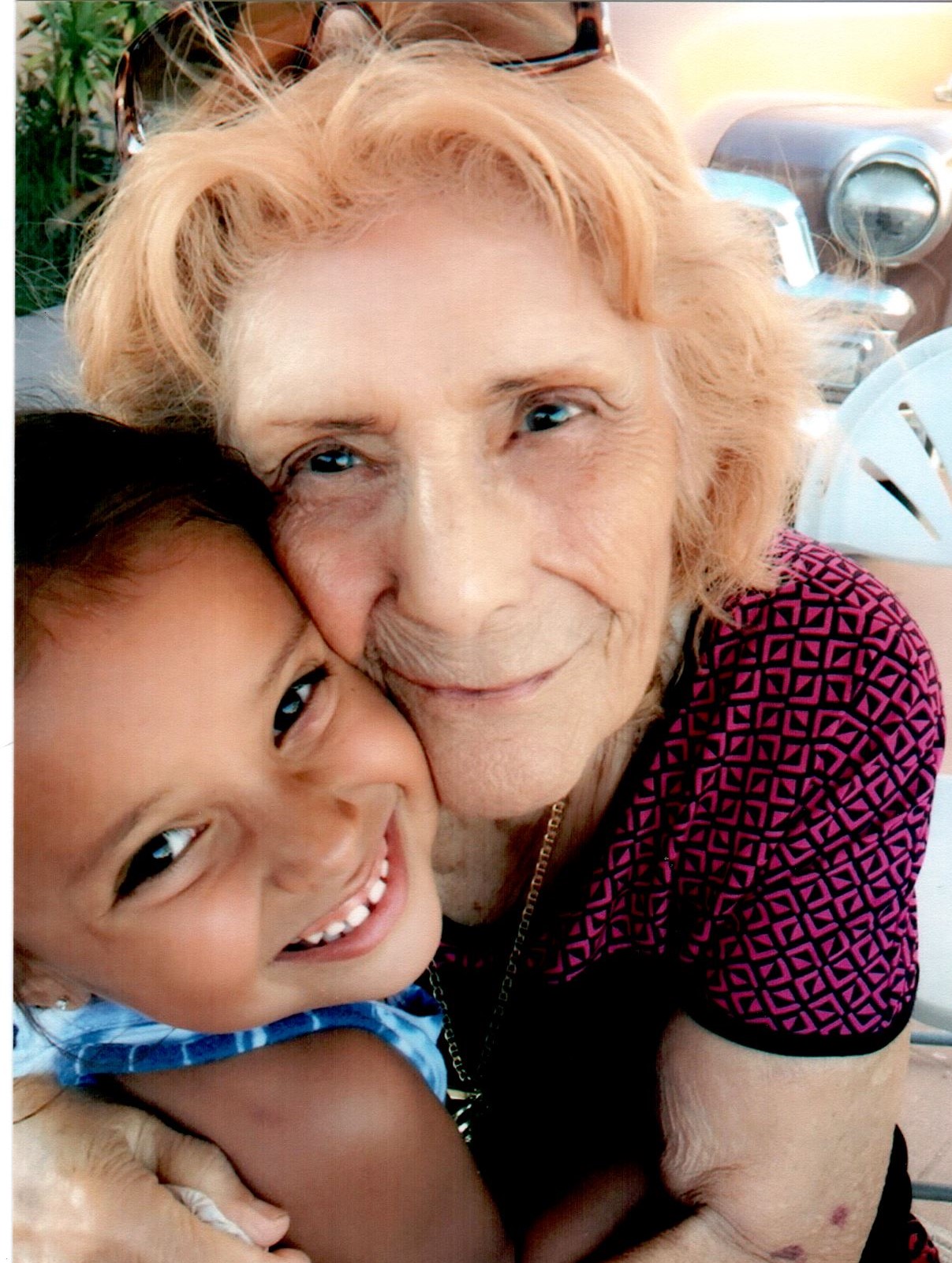 Dora Ramirez's Instagram, Twitter & Facebook on IDCrawl