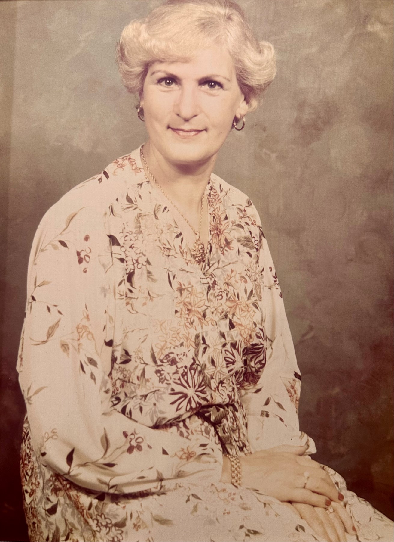 Helga Vest Obituary - Arlington, VA