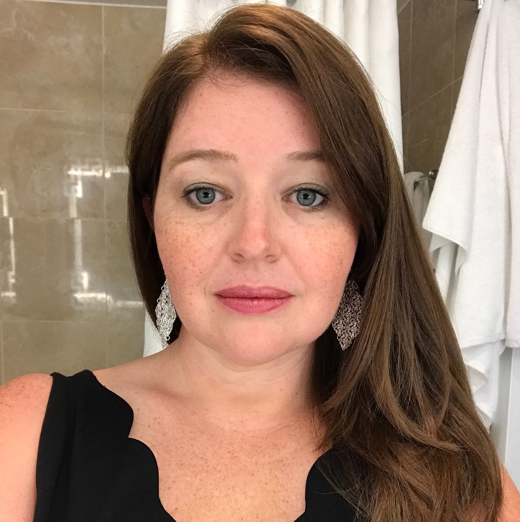Holly Peters's Instagram, Twitter & Facebook on IDCrawl