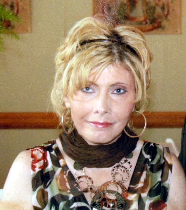 Sandra Edge's Instagram, Twitter & Facebook on IDCrawl