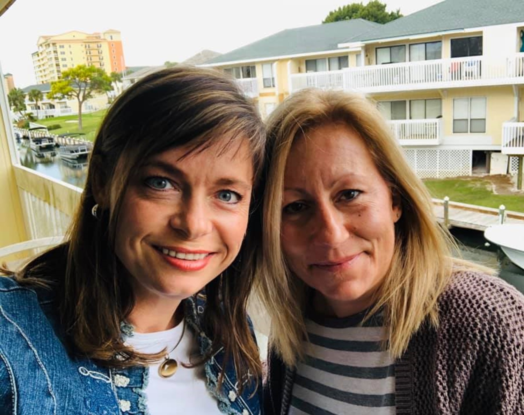 Rebecca Harshman's Instagram, Twitter & Facebook on IDCrawl
