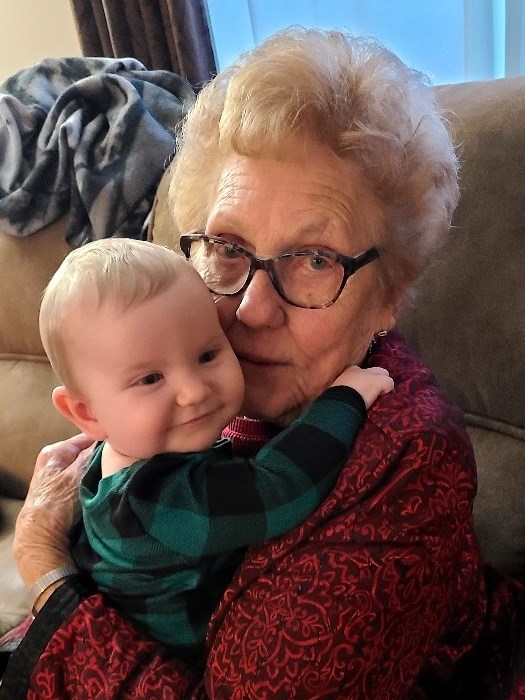 Shirley Diveley Obituary - Peoria, IL