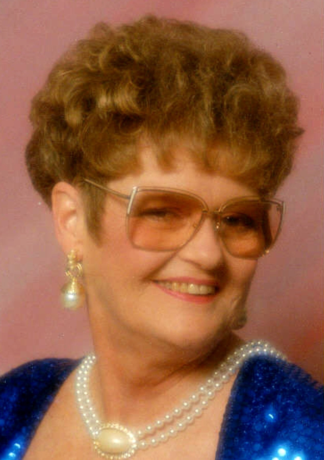 Elizabeth Cross's Instagram, Twitter & Facebook on IDCrawl