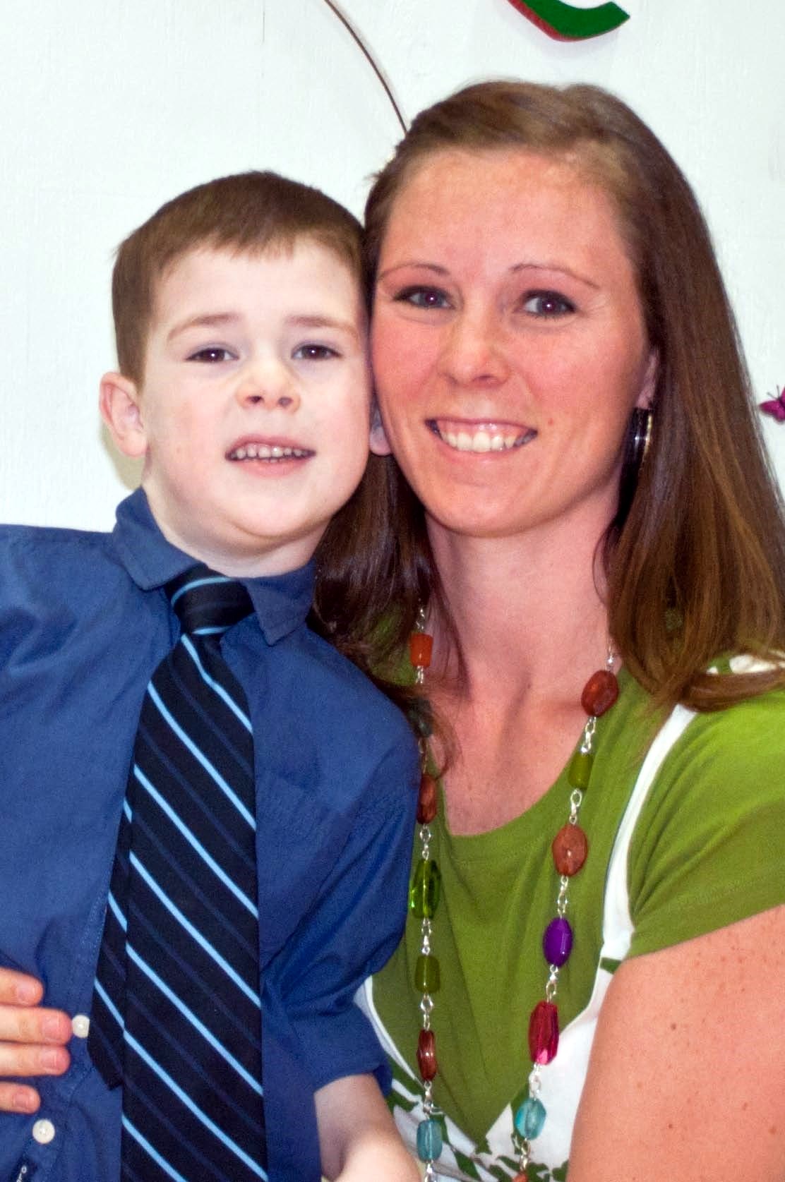 Julie Morton's Instagram, Twitter & Facebook on IDCrawl