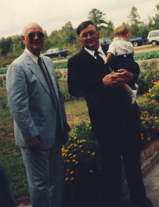 Hiram Moore's Instagram, Twitter & Facebook on IDCrawl