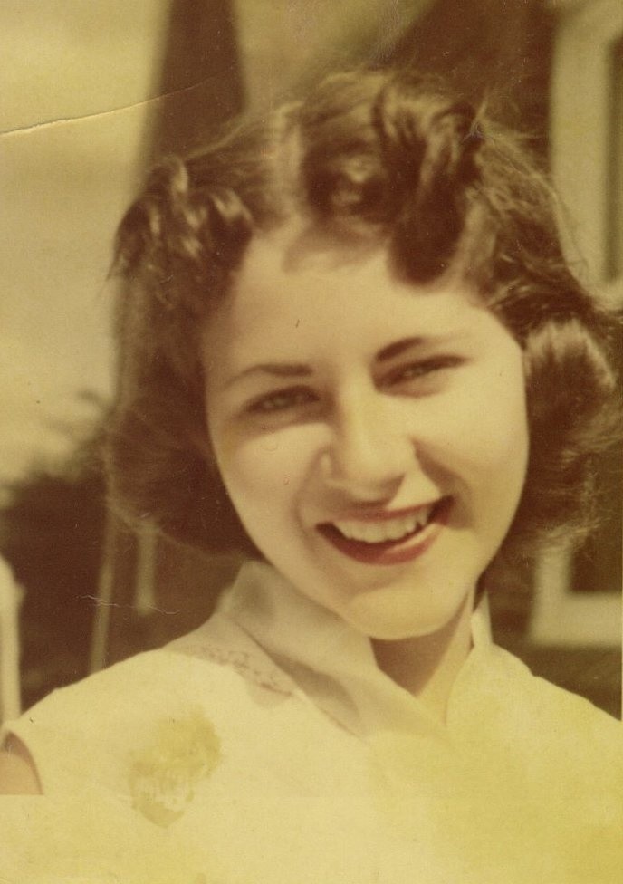 Lynn Hewitt's Instagram, Twitter & Facebook on IDCrawl