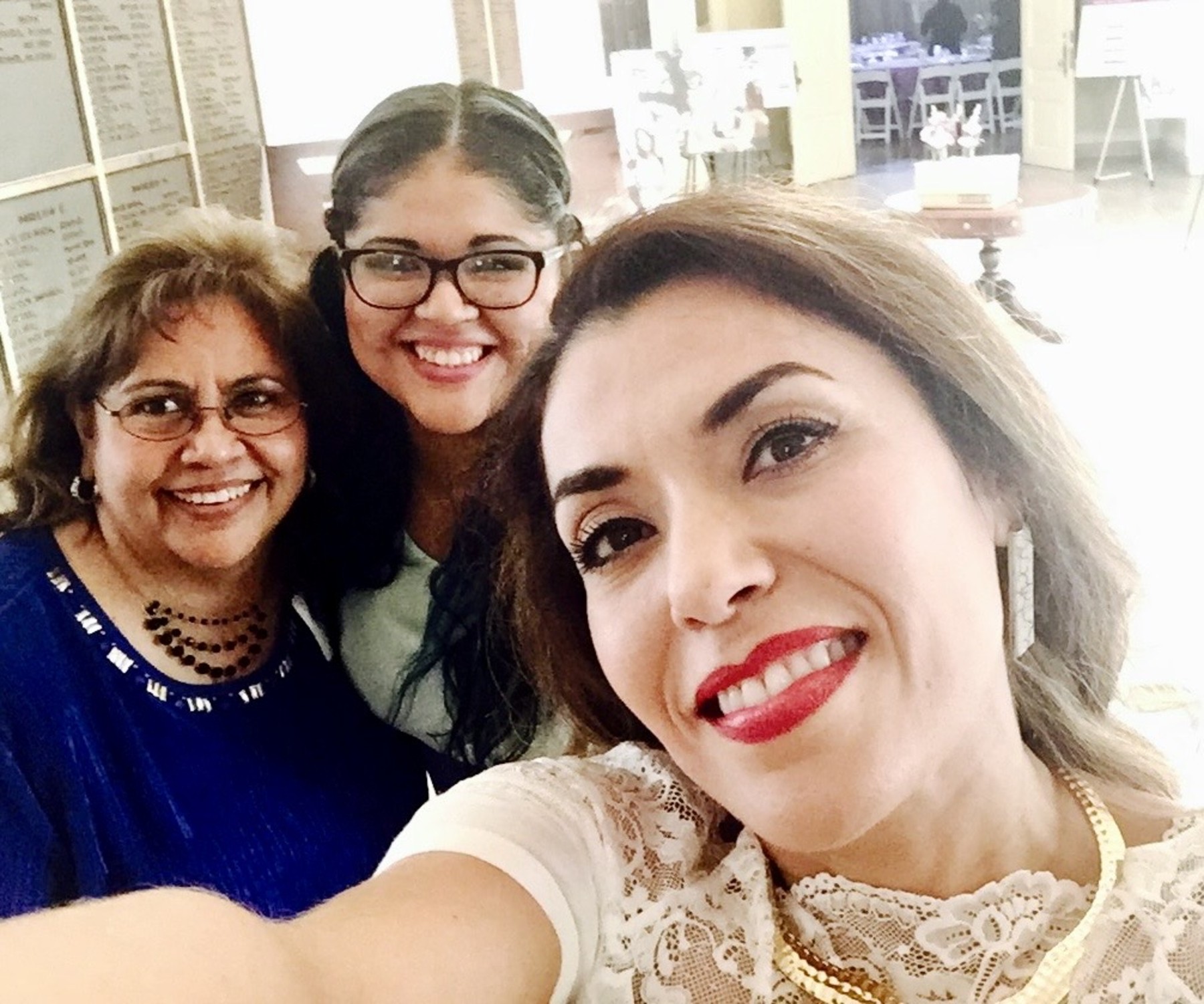 Rebecca Navarro's Instagram, Twitter & Facebook on IDCrawl