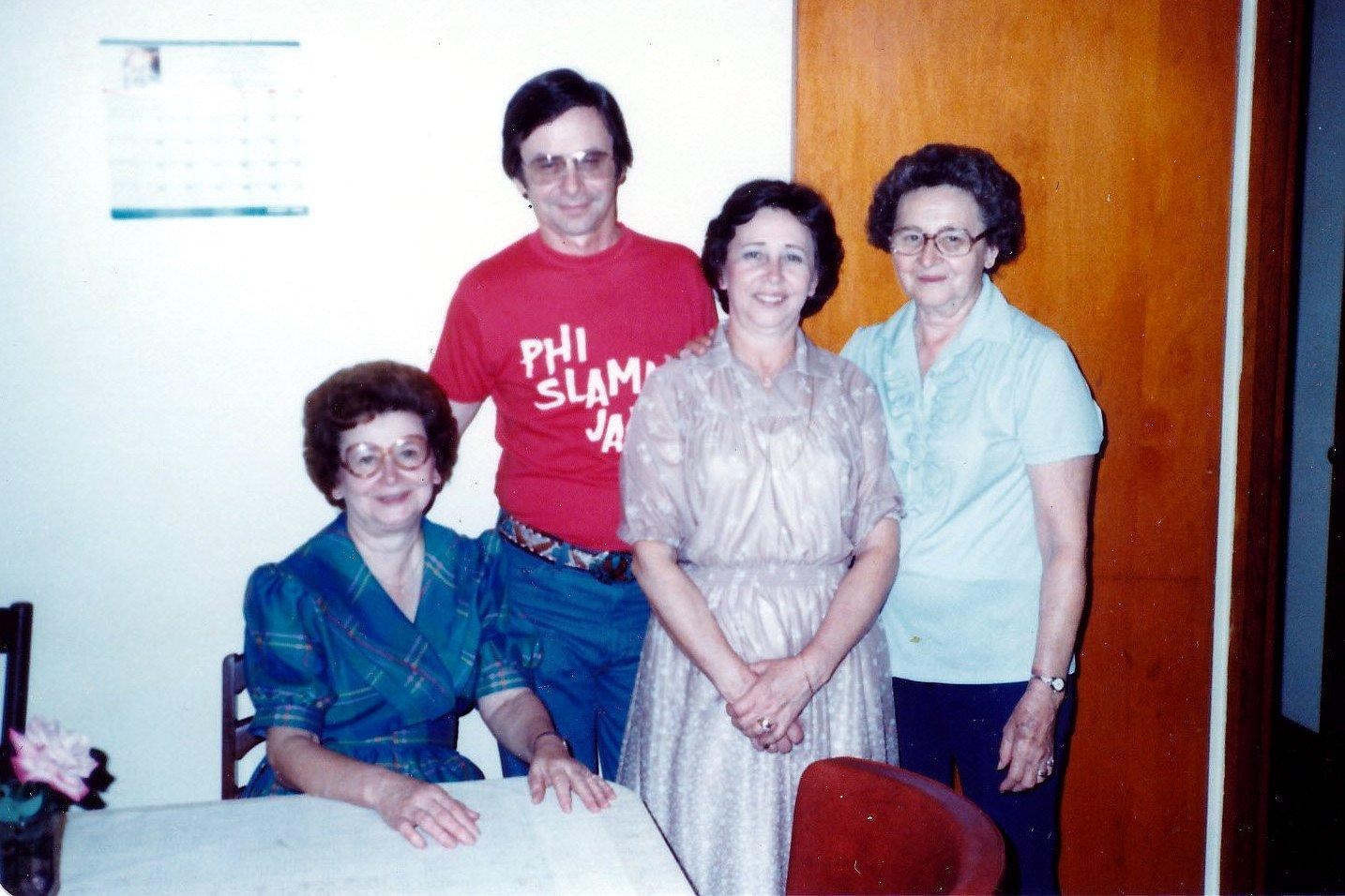 Louise Knapik Obituary - Houston, TX