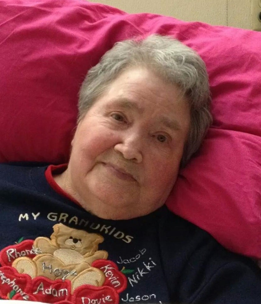 Gena Collins's Instagram, Twitter & Facebook on IDCrawl