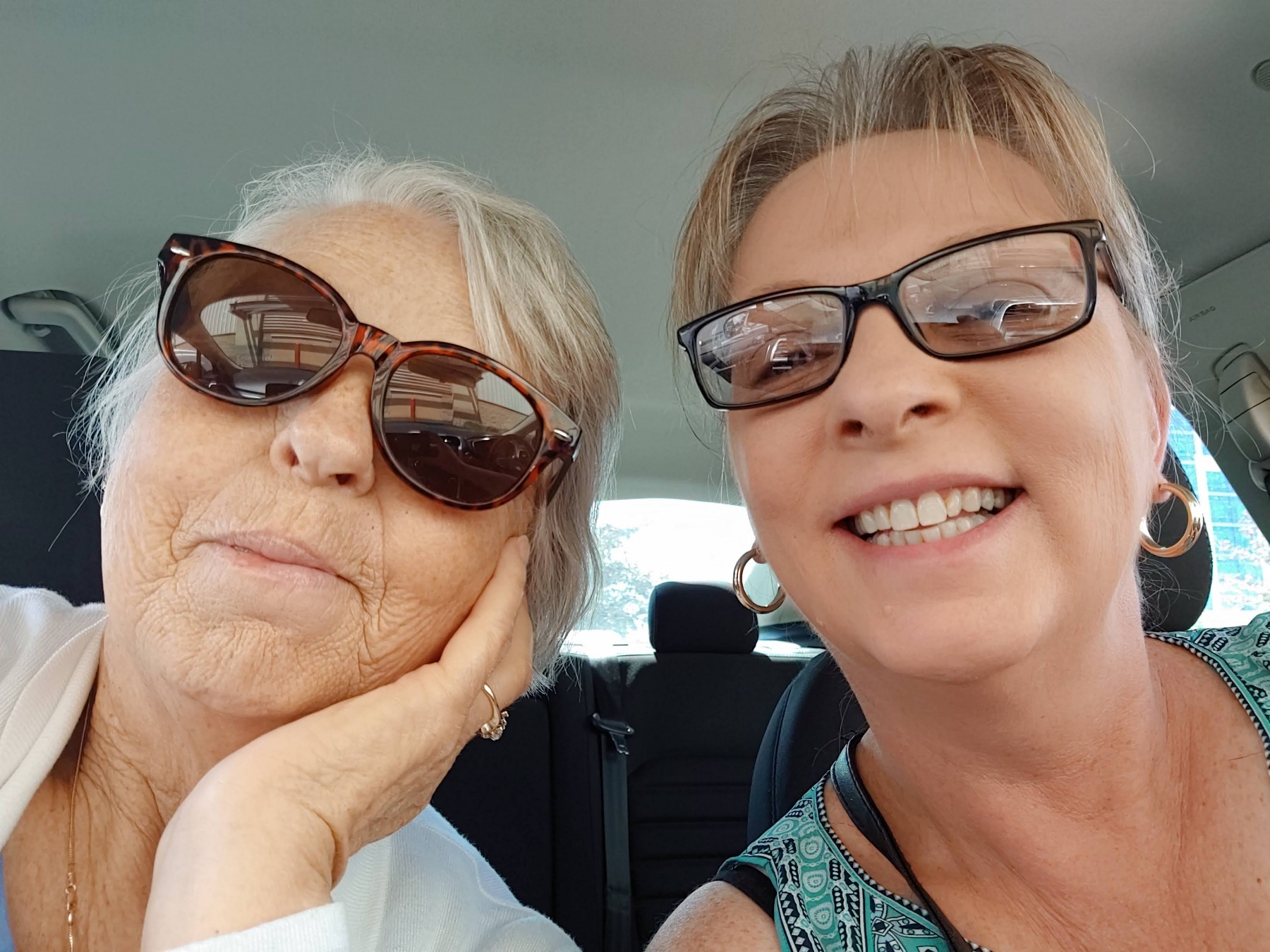 Emma Violet's Instagram, Twitter & Facebook on IDCrawl