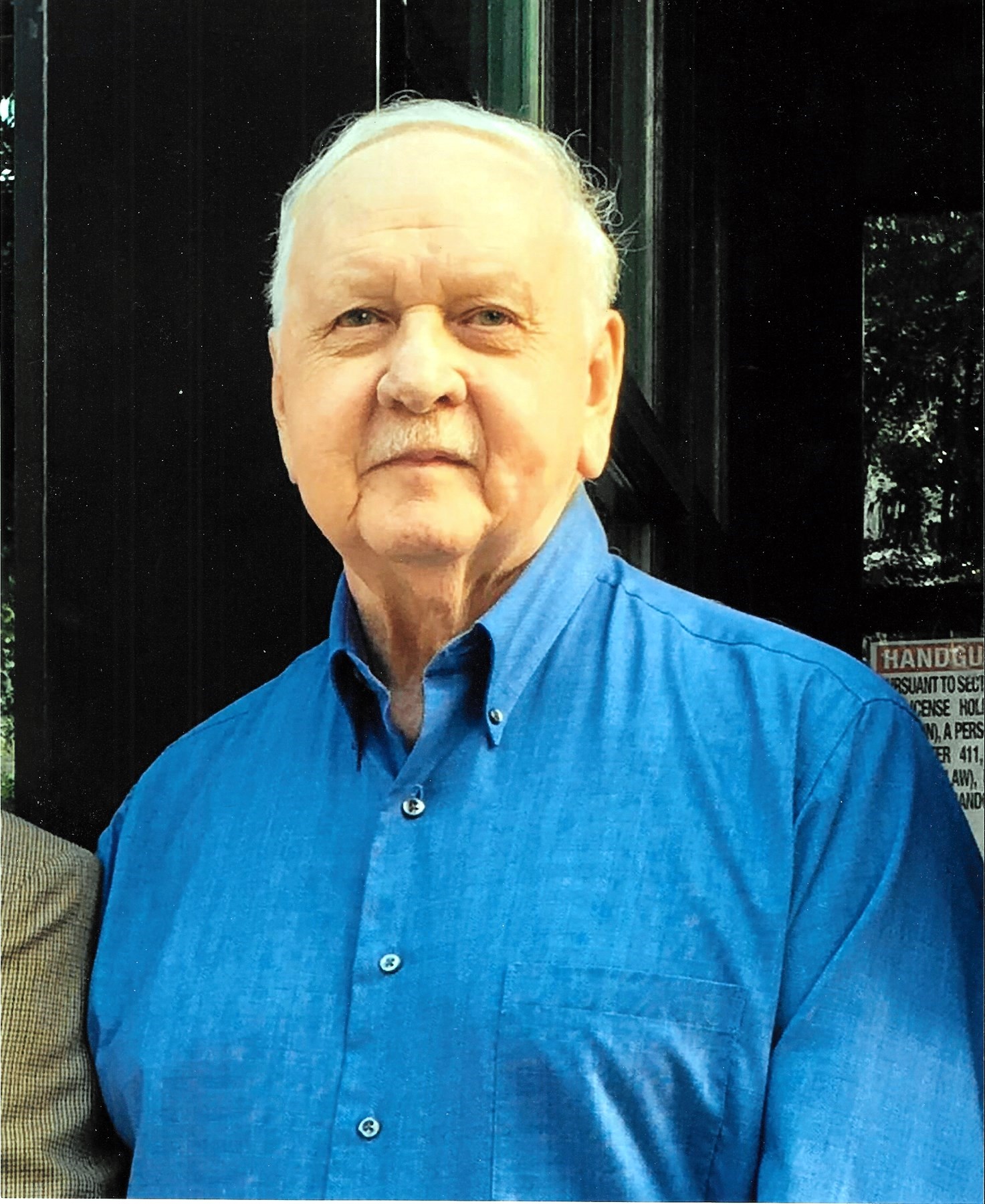 Dale Hall - Facebook, Instagram, Twitter [Profiles]