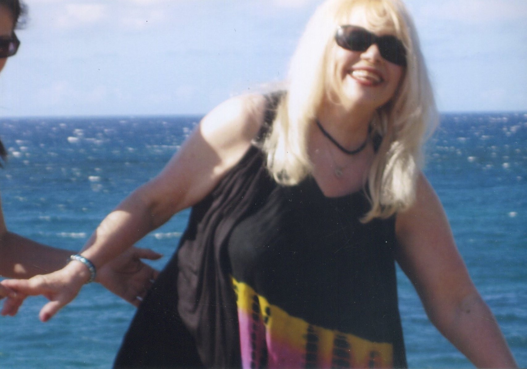 Suzi Hodgman Obituary - Corona Del Mar, CA