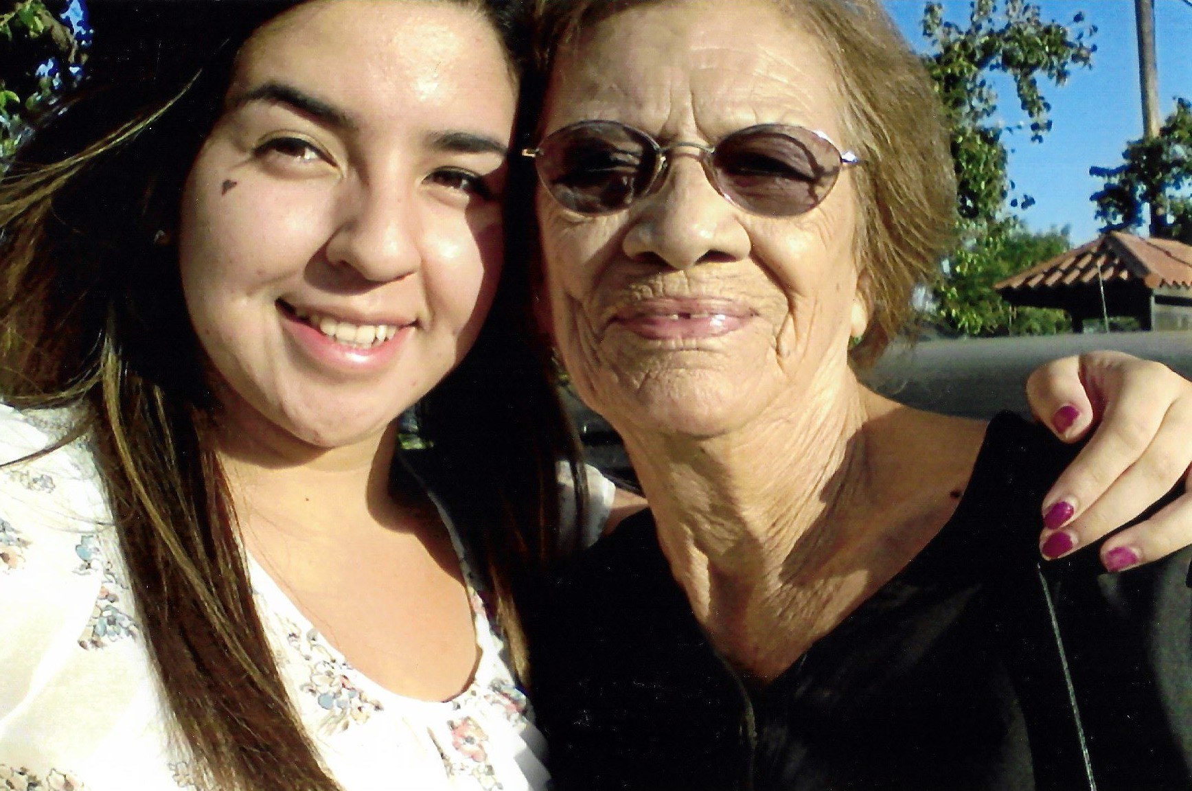 Helen Velasquez's Instagram, Twitter & Facebook on IDCrawl