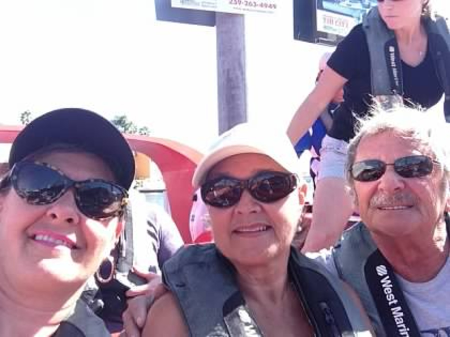 Elizabeth Rigney's Instagram, Twitter & Facebook on IDCrawl