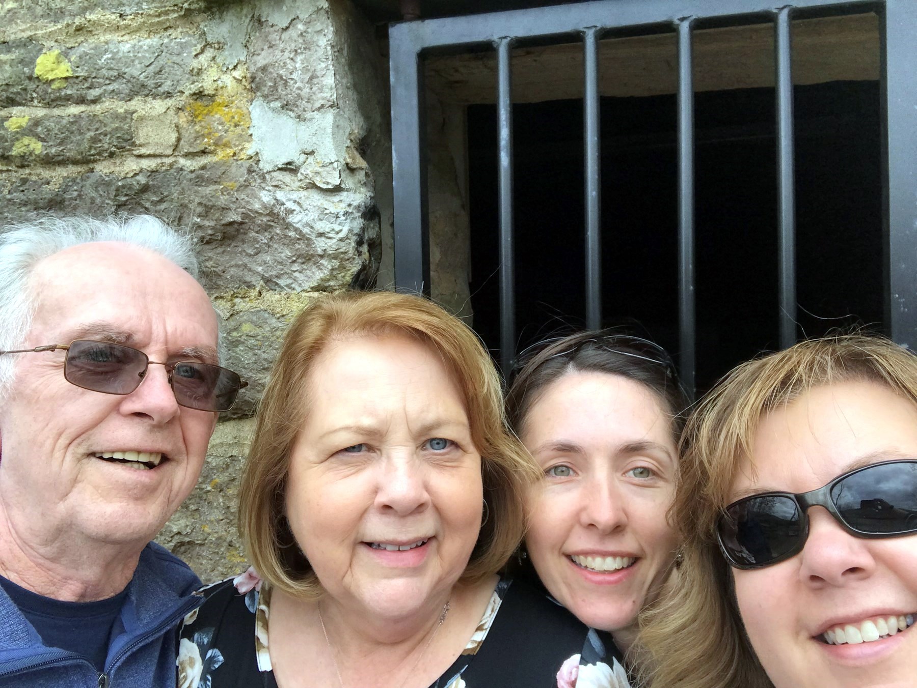 Deborah Covey's Instagram, Twitter & Facebook on IDCrawl