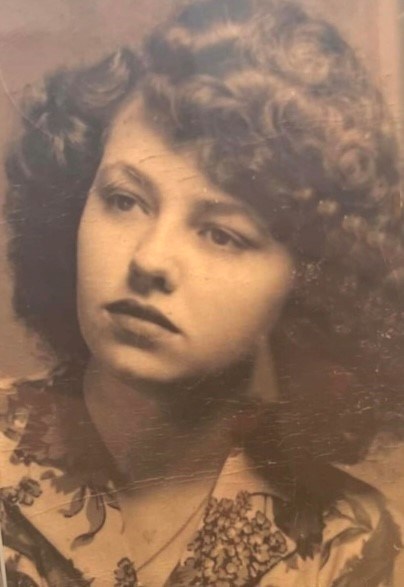 Evelyn Triantos Obituary - Kansas City, MO