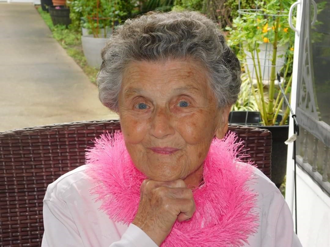 Violet Russell Obituary - W. Columbia, SC