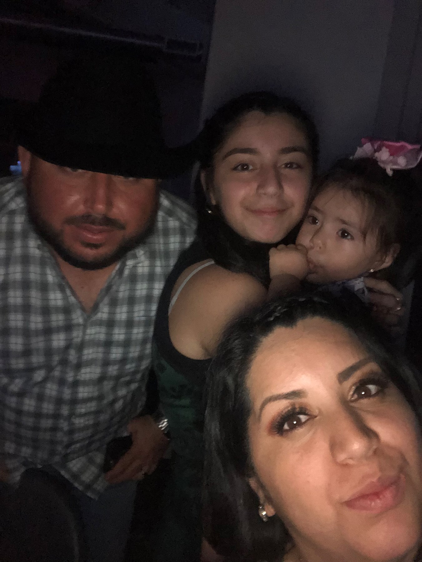 Melanie Salinas's Instagram, Twitter & Facebook on IDCrawl