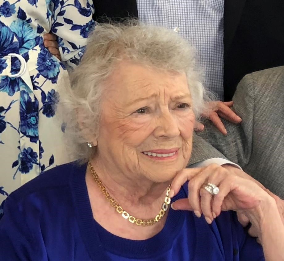 Jane Loftus's Instagram, Twitter & Facebook on IDCrawl