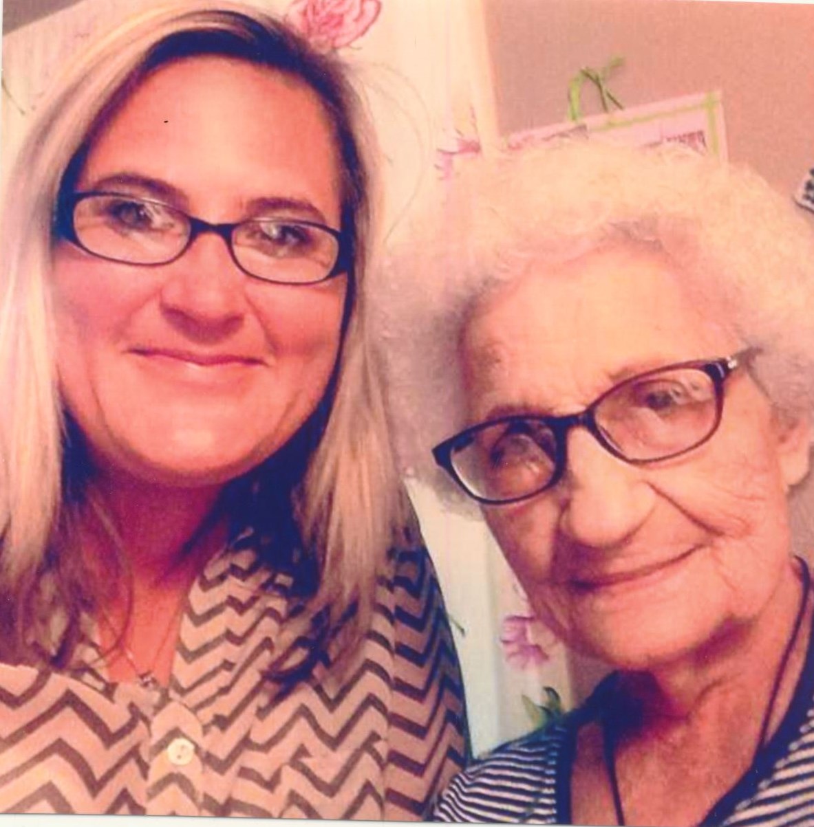 Rita Lawrence's Instagram, Twitter & Facebook on IDCrawl