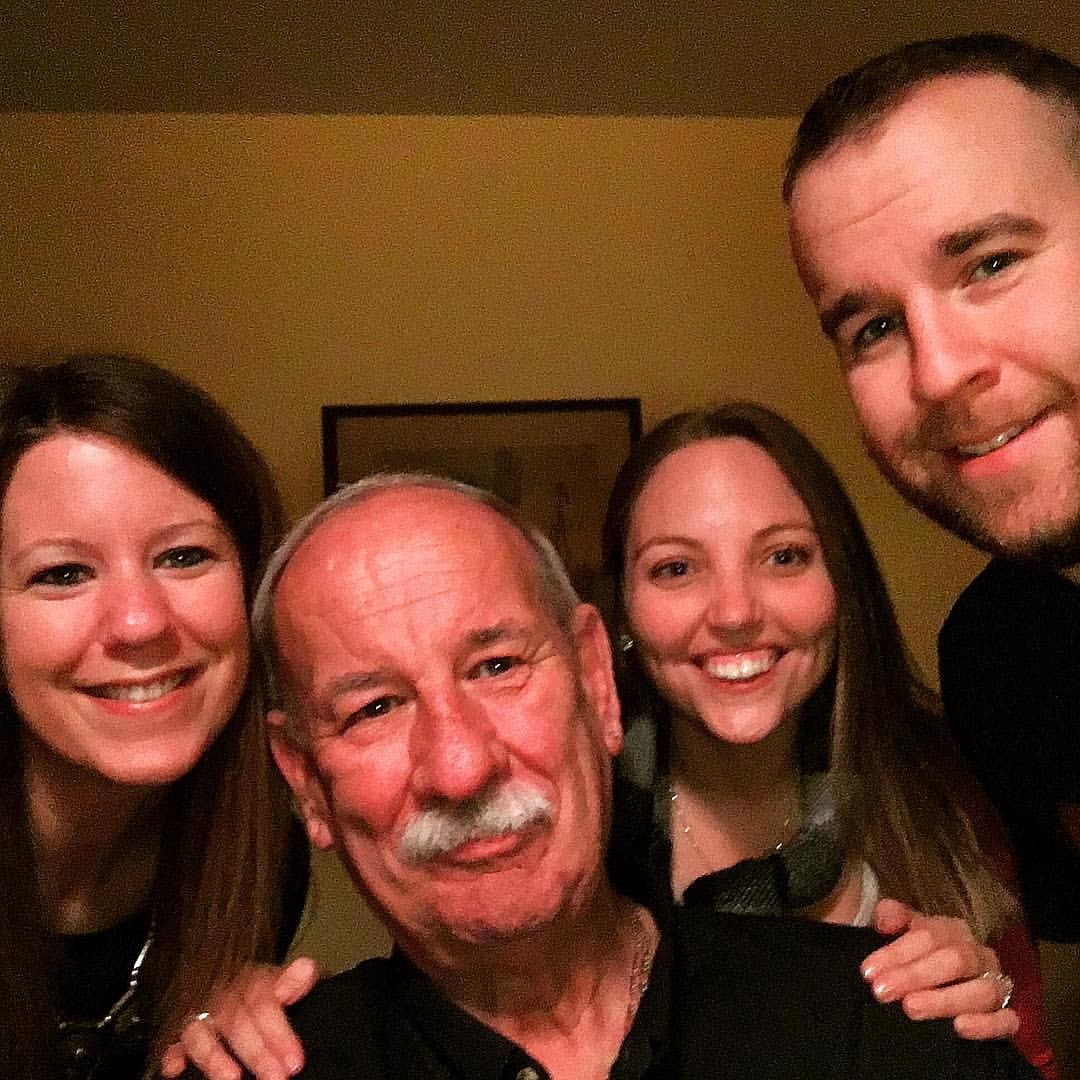 Robin Cerny's Instagram, Twitter & Facebook on IDCrawl