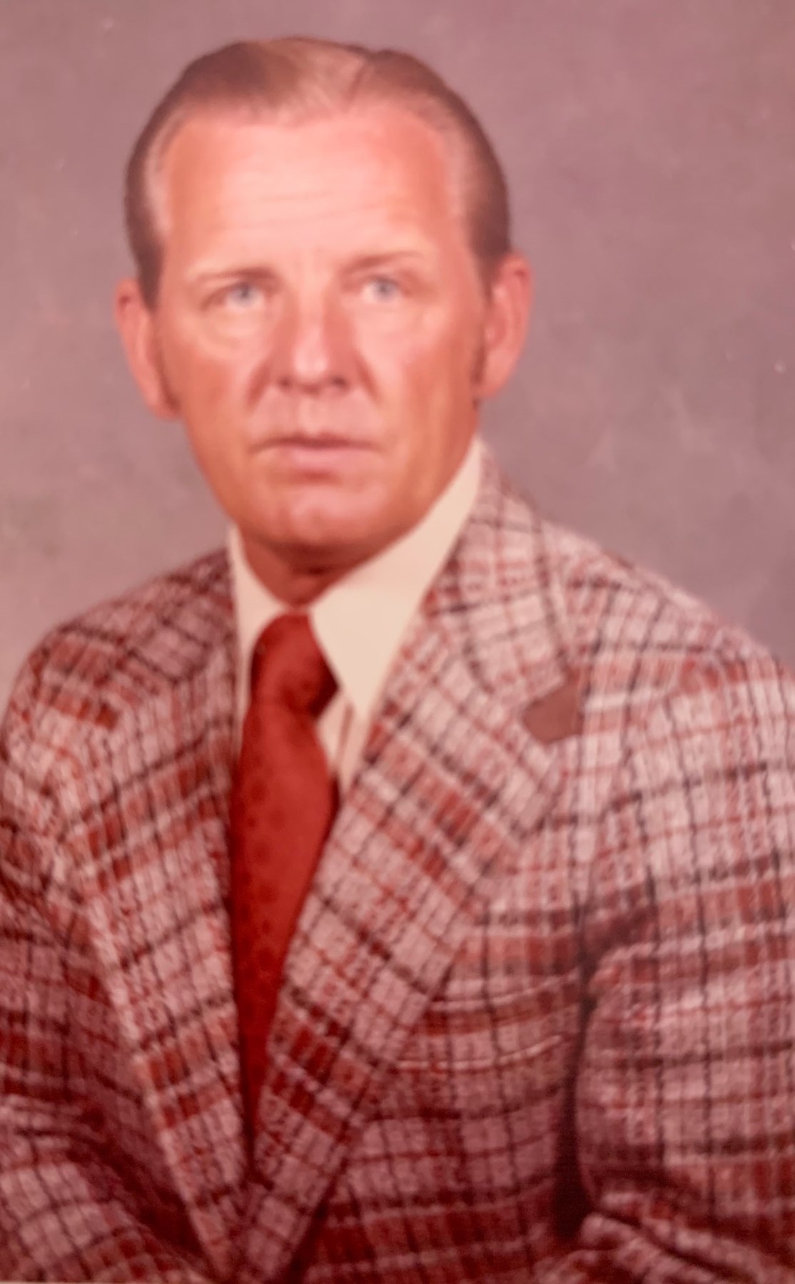 James Walls's Instagram, Twitter & Facebook on IDCrawl